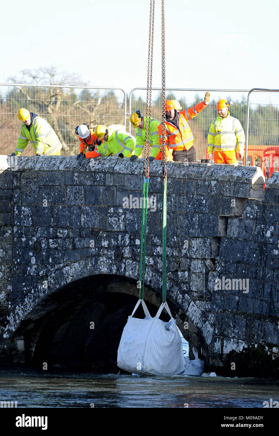 Repair work begins on historic Wool Bridge, Dorset, UK, Work begins on ...
