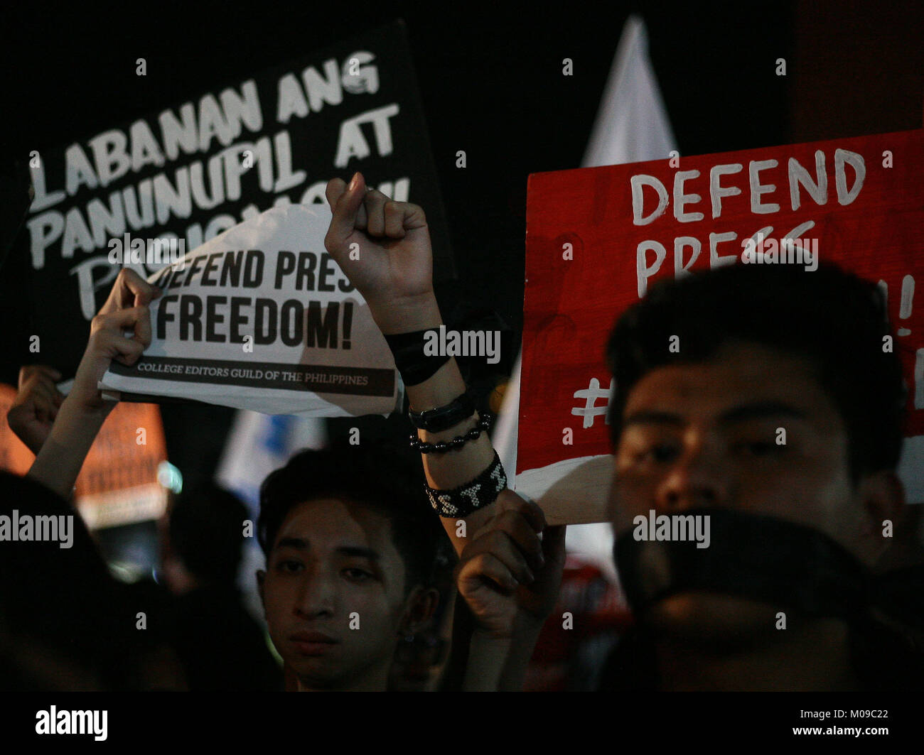 Manila, Philippines. 19th Jan, 2018. Activists participate in a ...