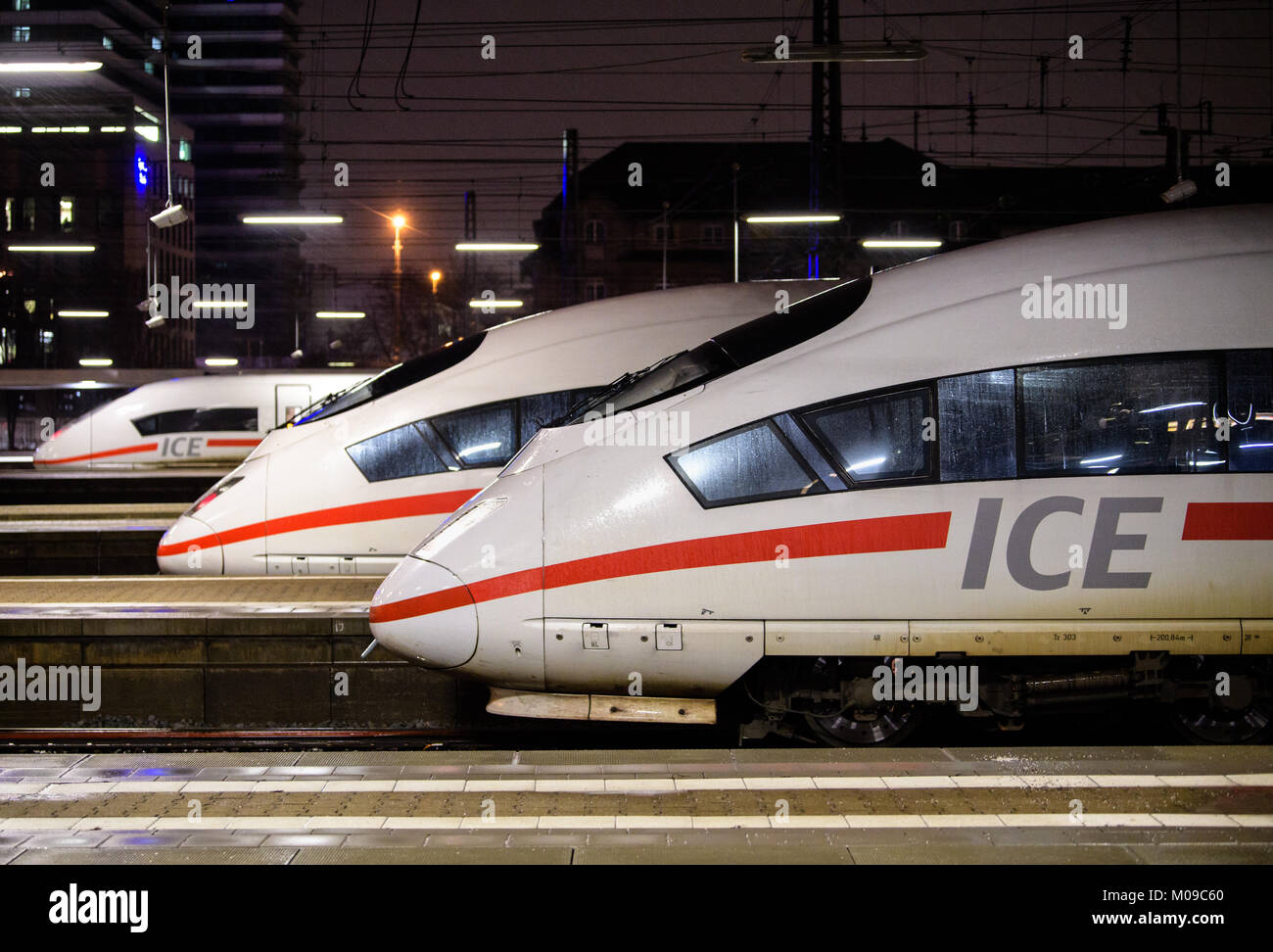 Munich, Germany. 18th Jan, 2018. ICE trains standing at the main ...