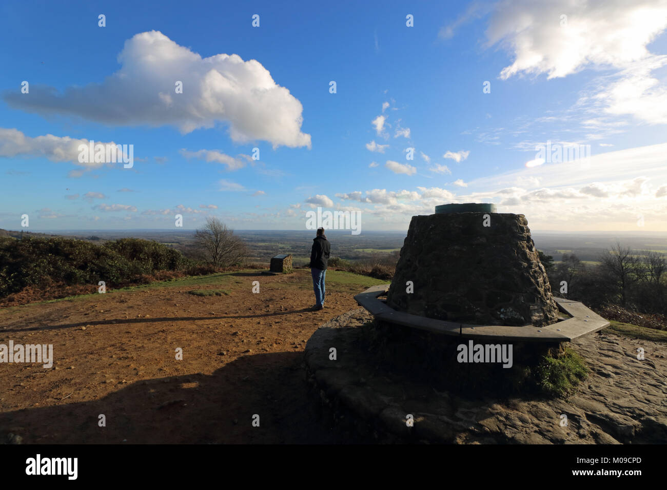 Holmbury Hill, Surrey, UK. 19th Jan, 2018. A man enjoys the spectacular ...
