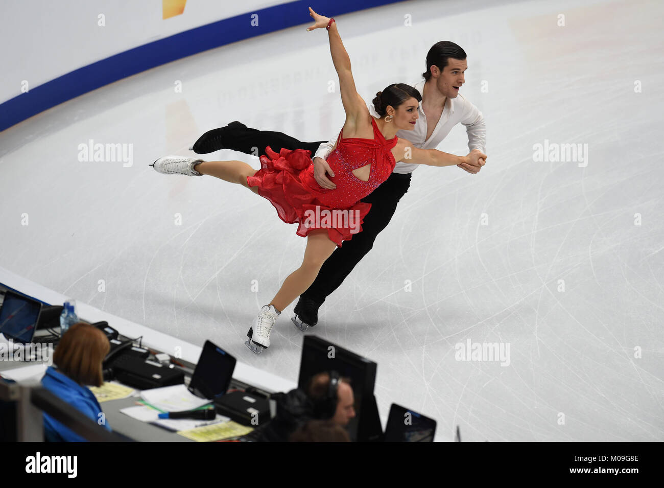 Moscow, Russia. 19th Jan, 2018. Laurence Fournier (L) and Nikolaj ...