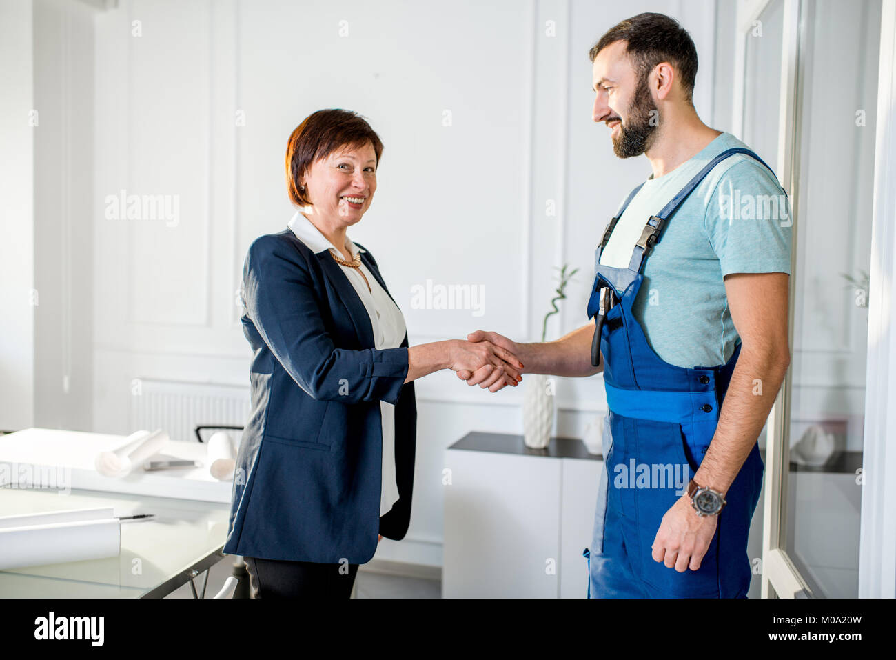 Repairman uniform hi-res stock photography and images - Alamy