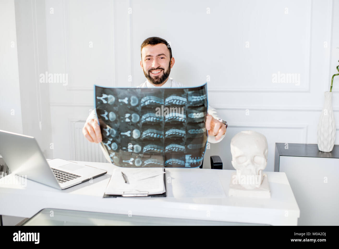 X ray office hi-res stock photography and images - Alamy