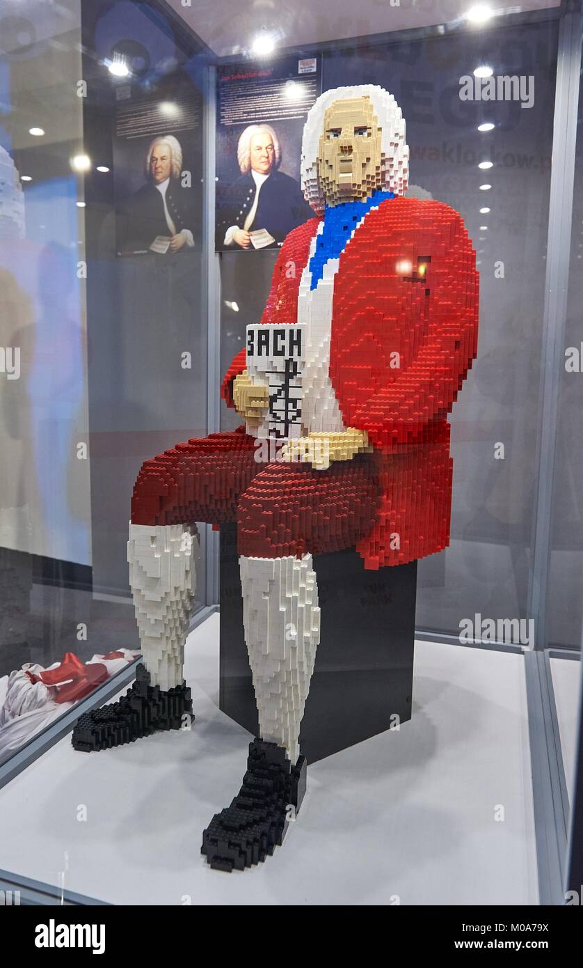 Exhibition of famous persons' figures made of Lego bricks on January 19 ...
