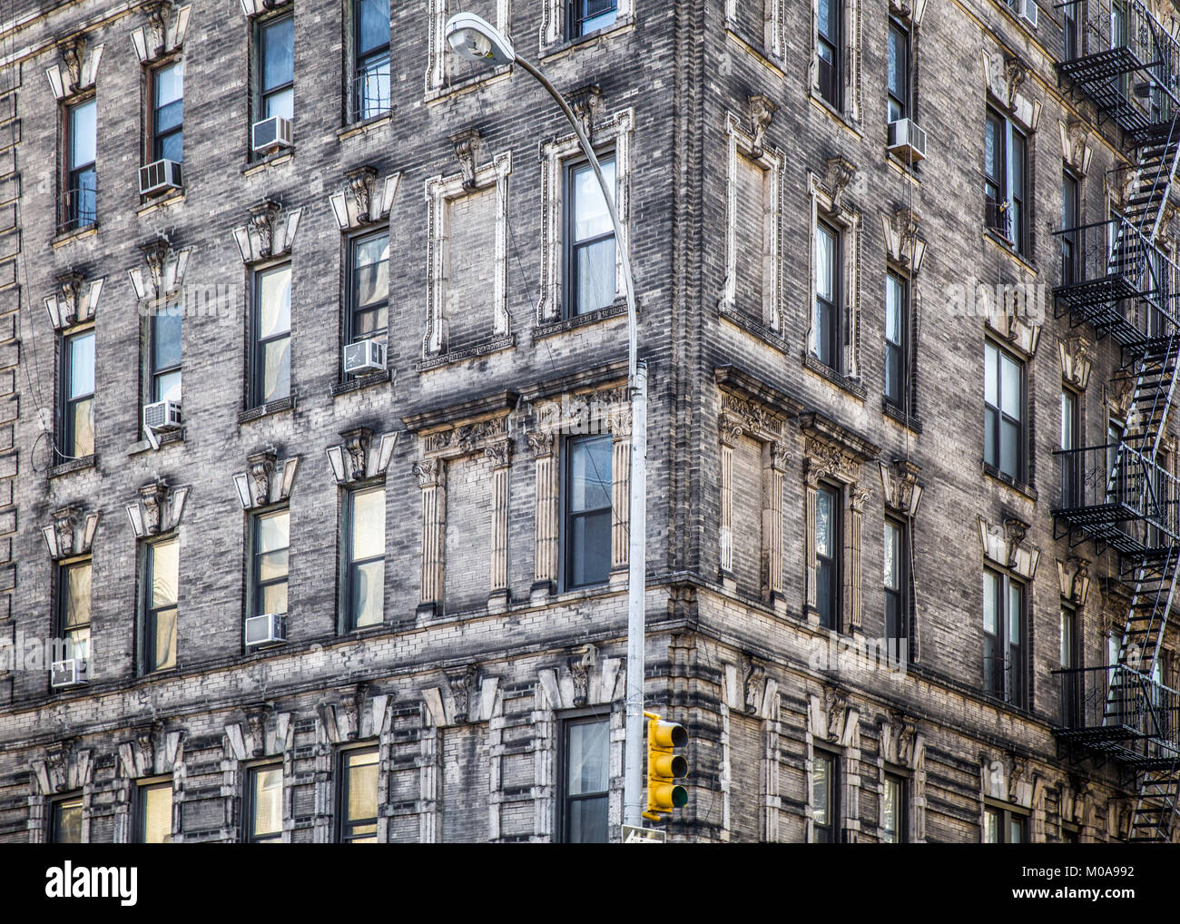 Corner facade on vintage New York City apartment building Stock Photo ...