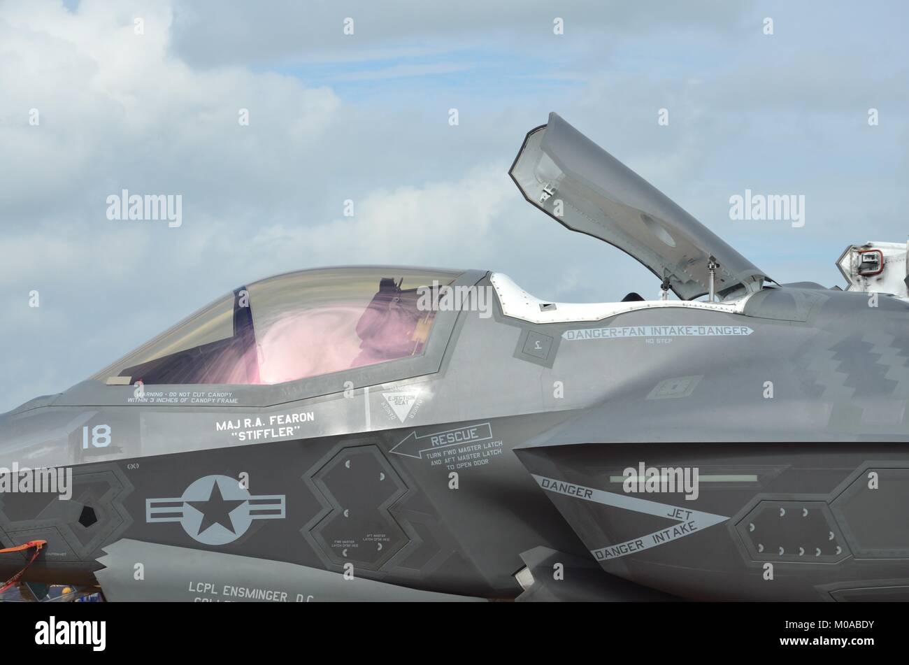 F 35 cockpit hi-res stock photography and images - Alamy