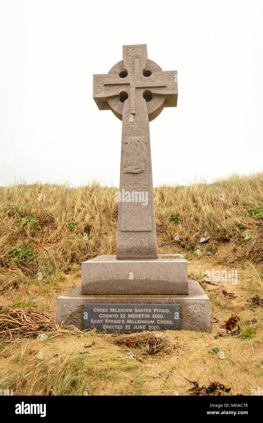 Celtic Cross at Tywyn y Capel, Trearddur Bay, Anglesey Stock Photo - Alamy