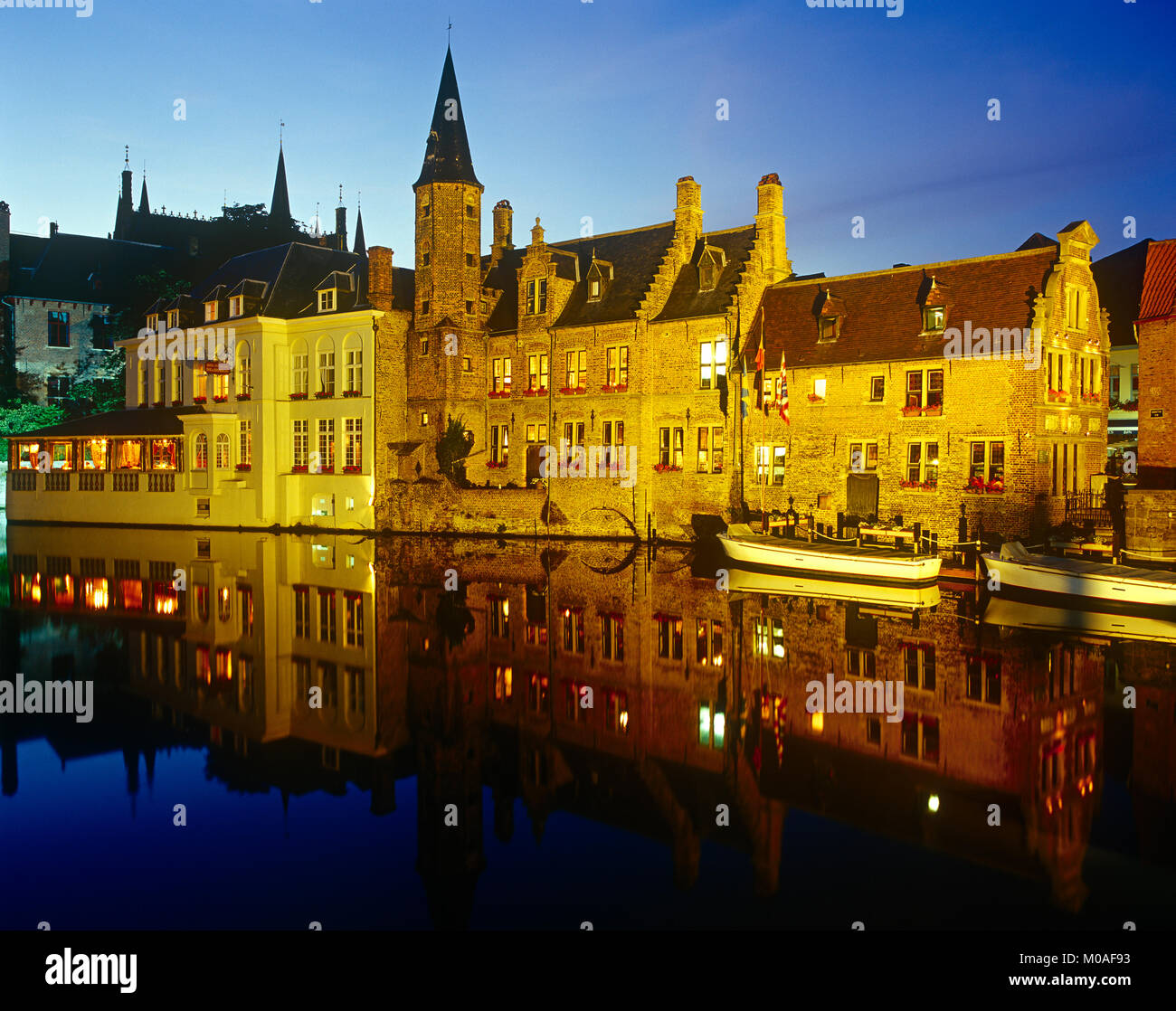 Dijver bruges hi-res stock photography and images - Alamy