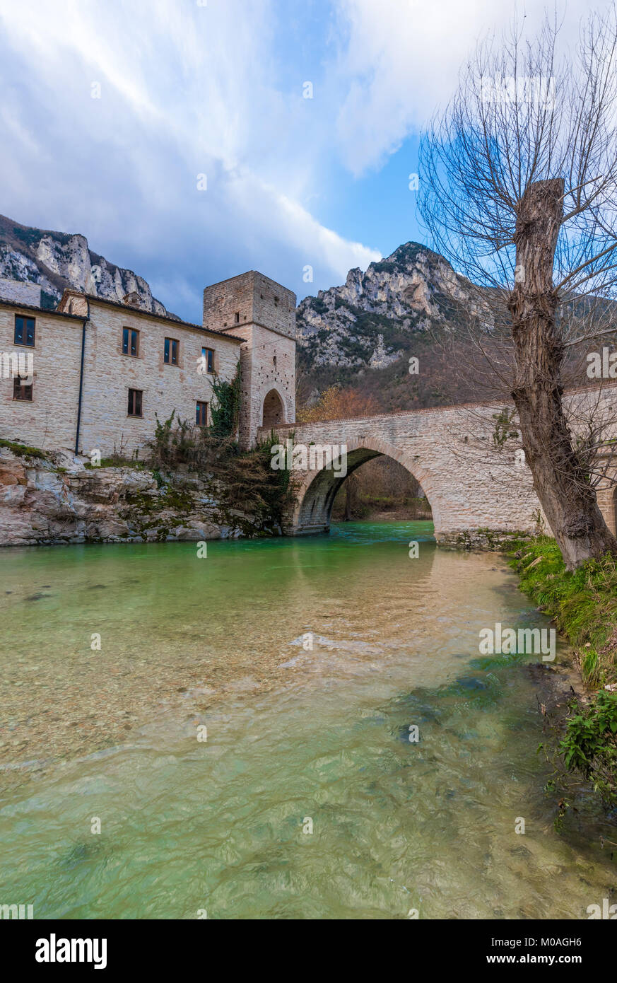 Abbazia di San Vittore alle Chiuse (Italy) - A medieval village in ...