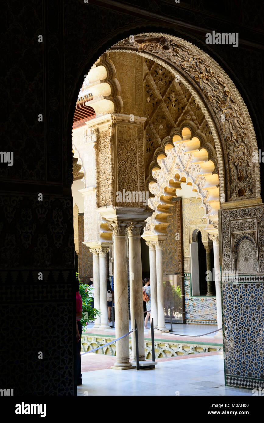 The alcazar courtyard hi-res stock photography and images - Alamy