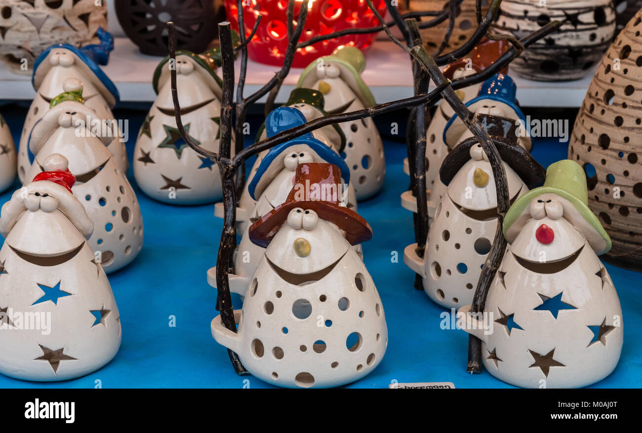 Smiling figurine sculpture hi-res stock photography and images - Alamy