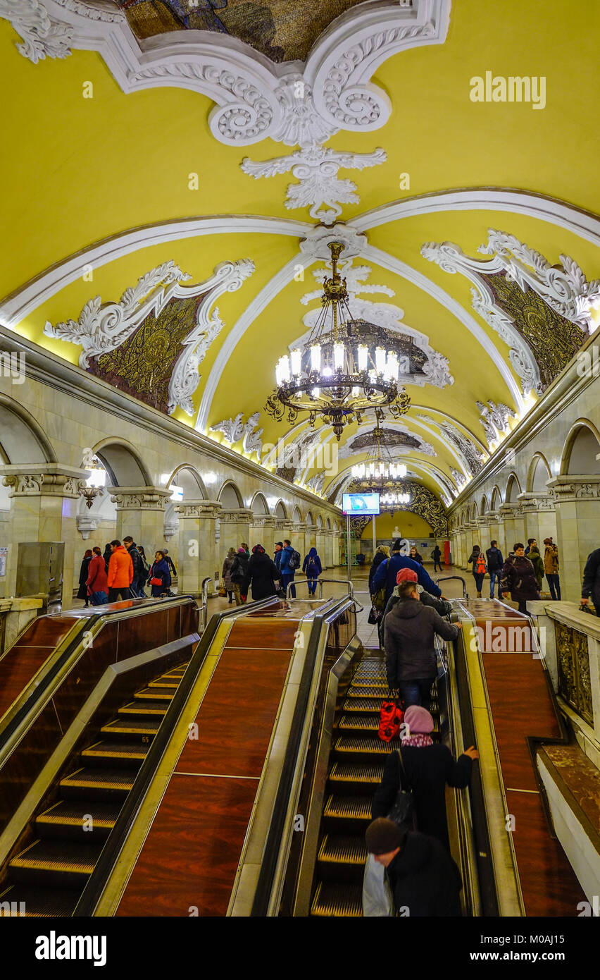 Escalator in moscow metro hi-res stock photography and images - Alamy