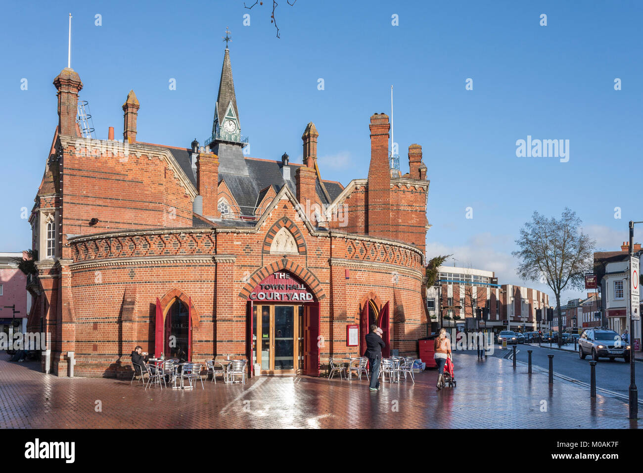 Wokingham town centre High Resolution Stock Photography and Images - Alamy