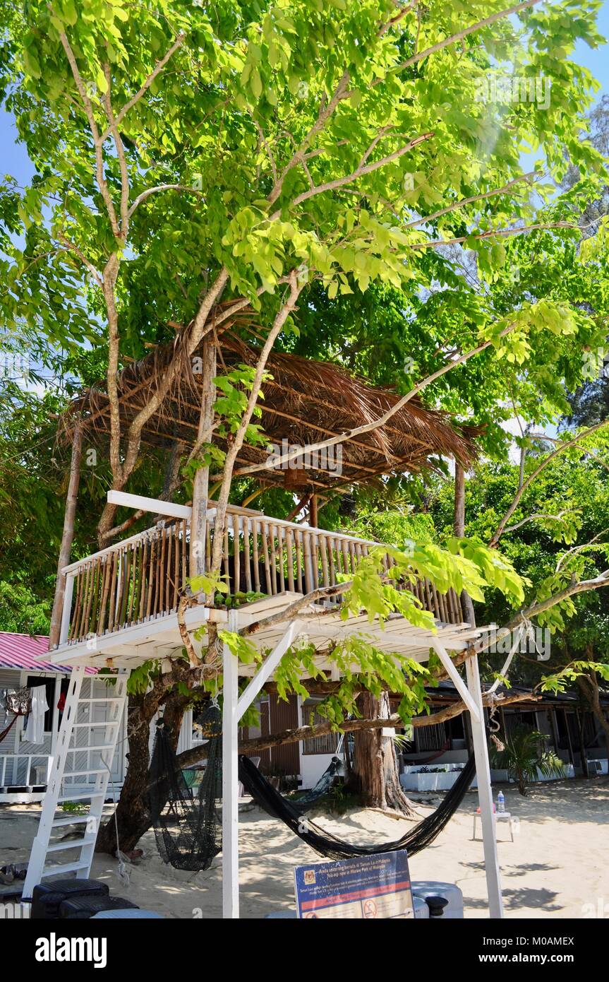 Island treehouse hi-res stock photography and images - Alamy