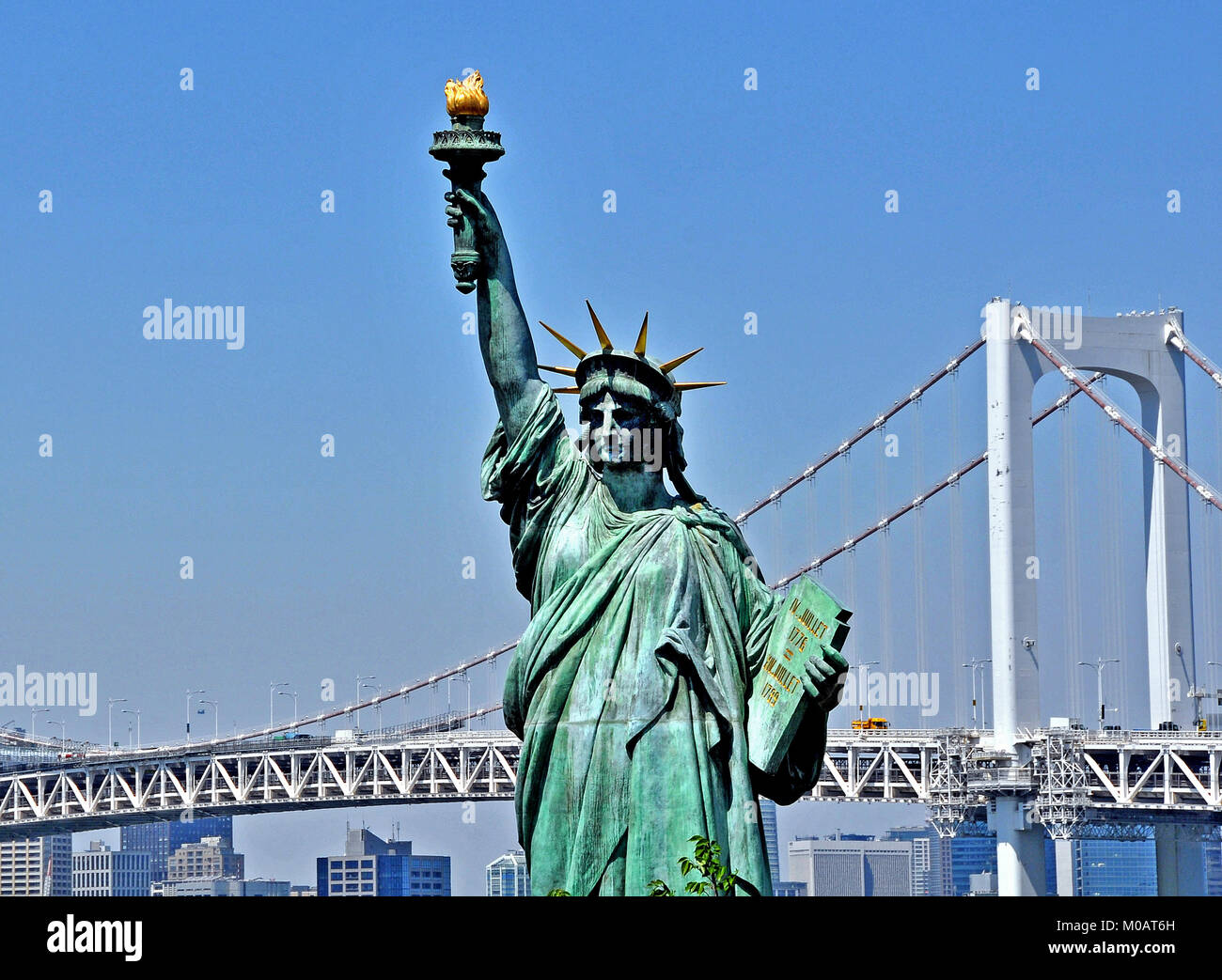Statue liberty rainbow bridge tokyo hi-res stock photography and images ...