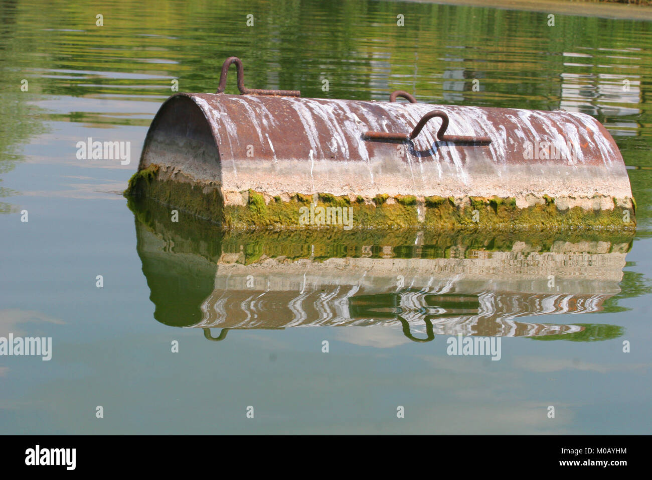 Toxic waste barrel sea hi-res stock photography and images - Alamy