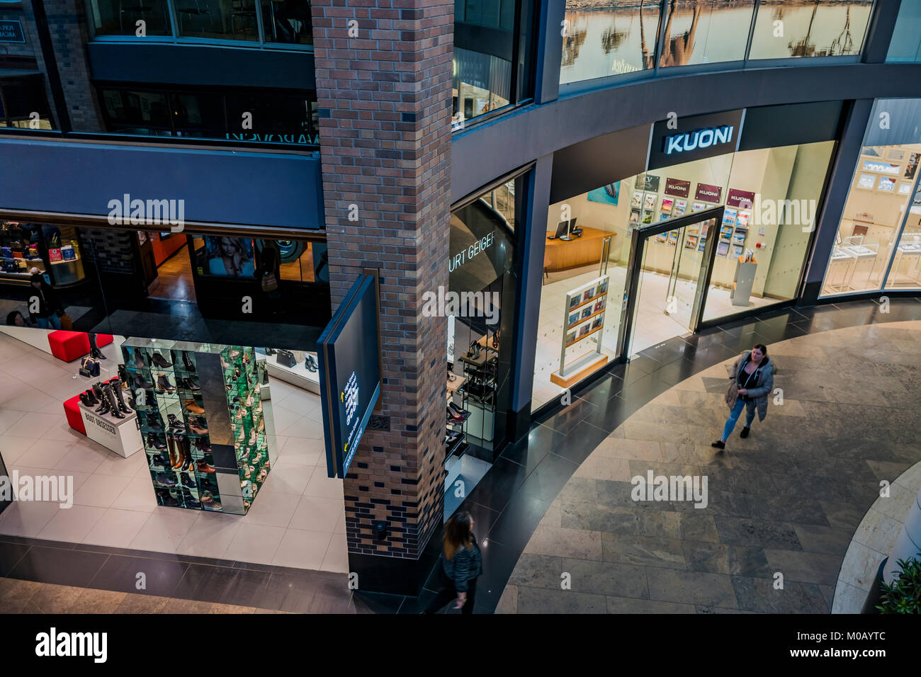 shopping centre mall retail store shop inside interior Stock Photo - Alamy