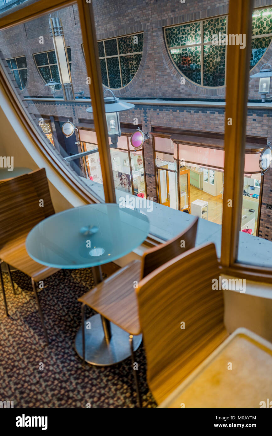 shopping centre mall retail store shop inside interior Stock Photo - Alamy