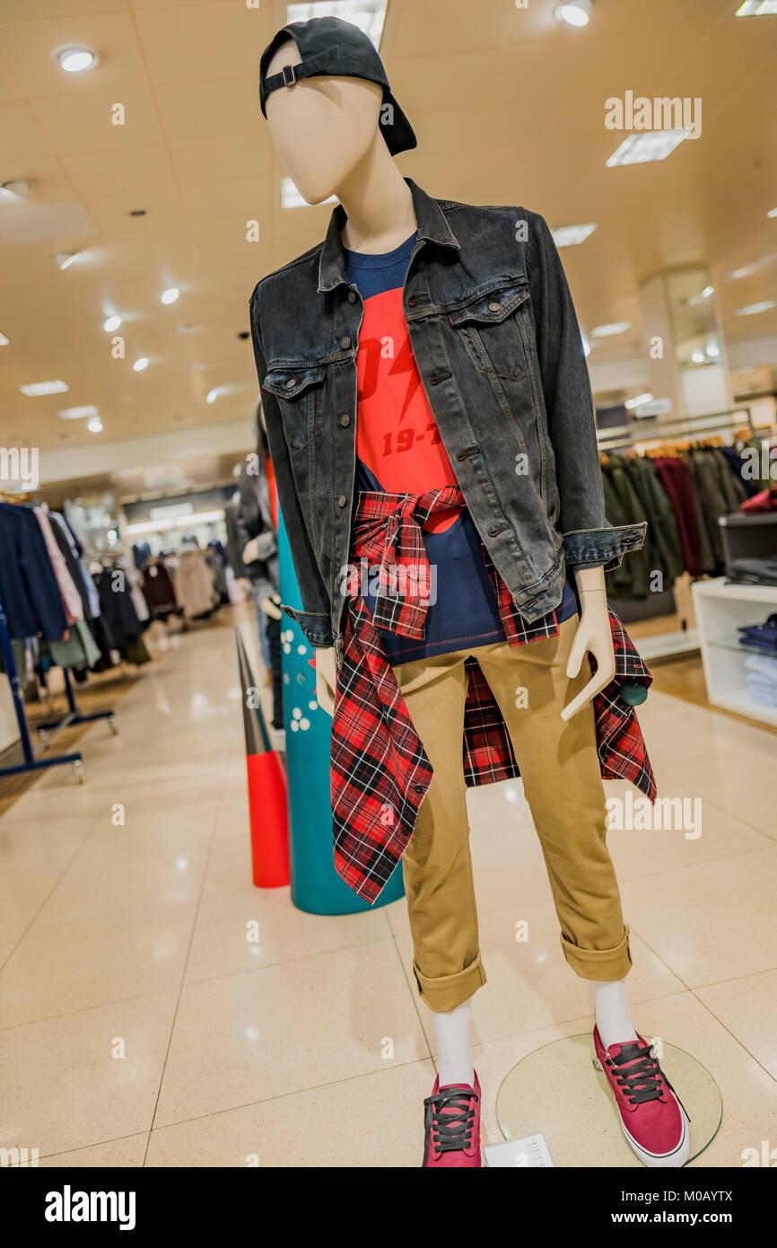 shopping centre mall retail store shop inside interior Stock Photo - Alamy