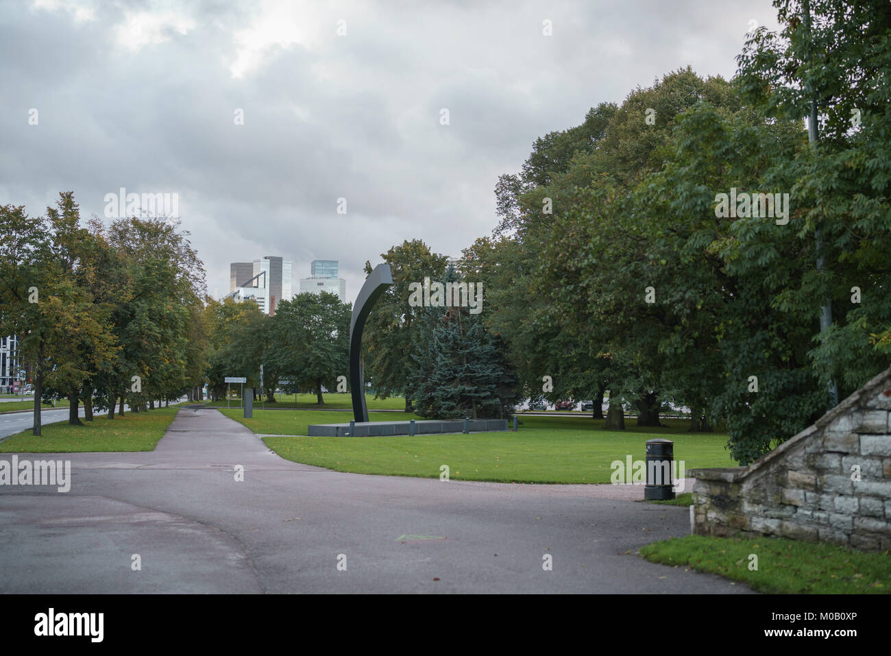 Broken line hi-res stock photography and images - Alamy