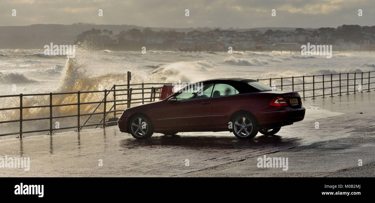Tidal wave car wash hi-res stock photography and images - Alamy