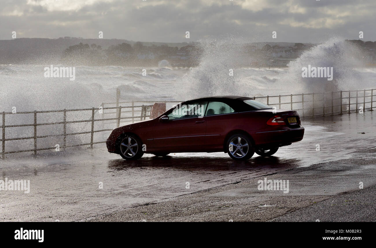 Tidal wave car wash hi-res stock photography and images - Alamy