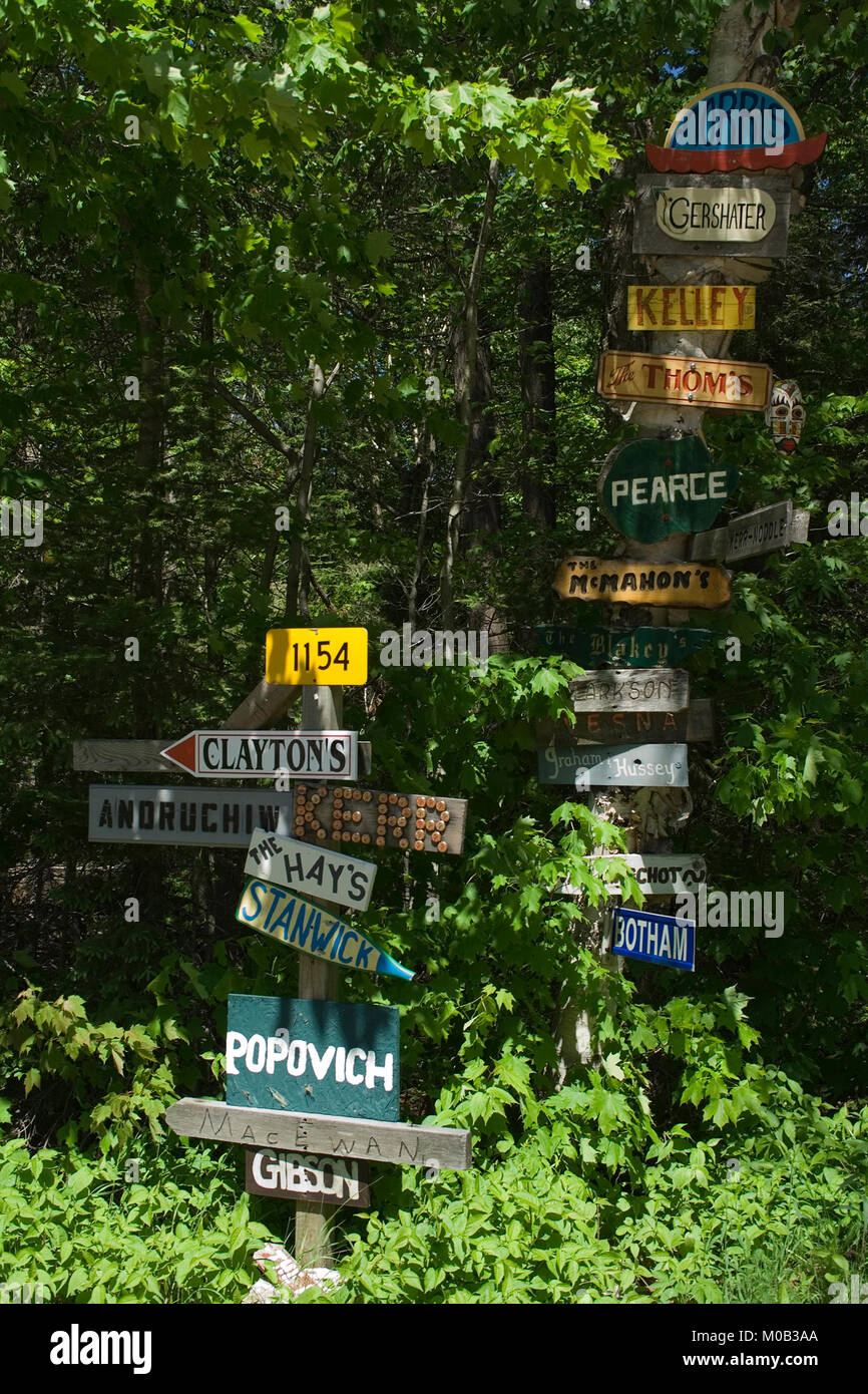 Signs, to Cabins forest, Ontario, North Stock Photo - Alamy