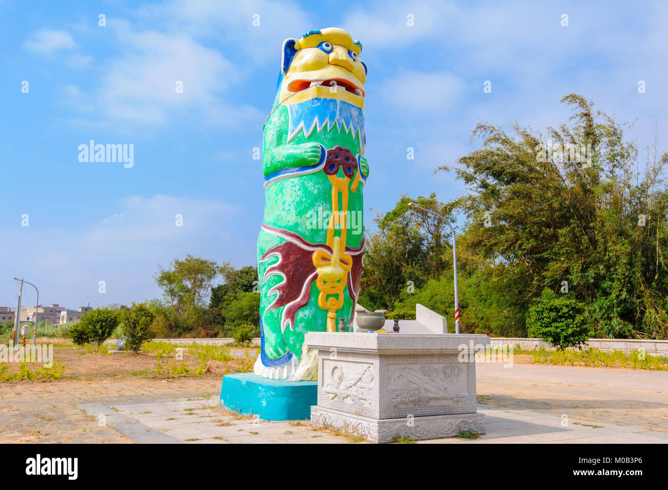 Lion statue in sky hi-res stock photography and images - Alamy
