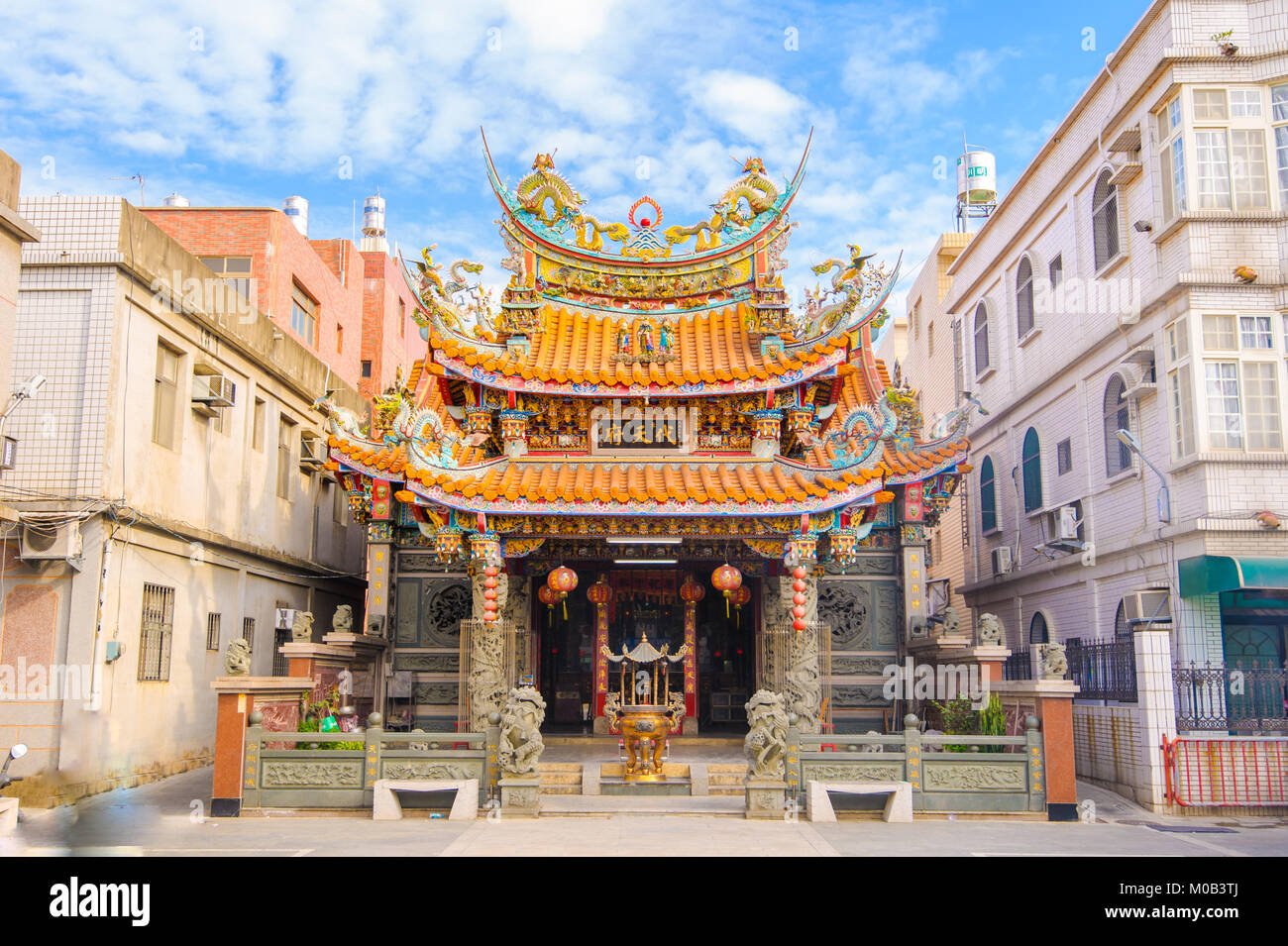 Traditional chinese temple hi-res stock photography and images - Alamy