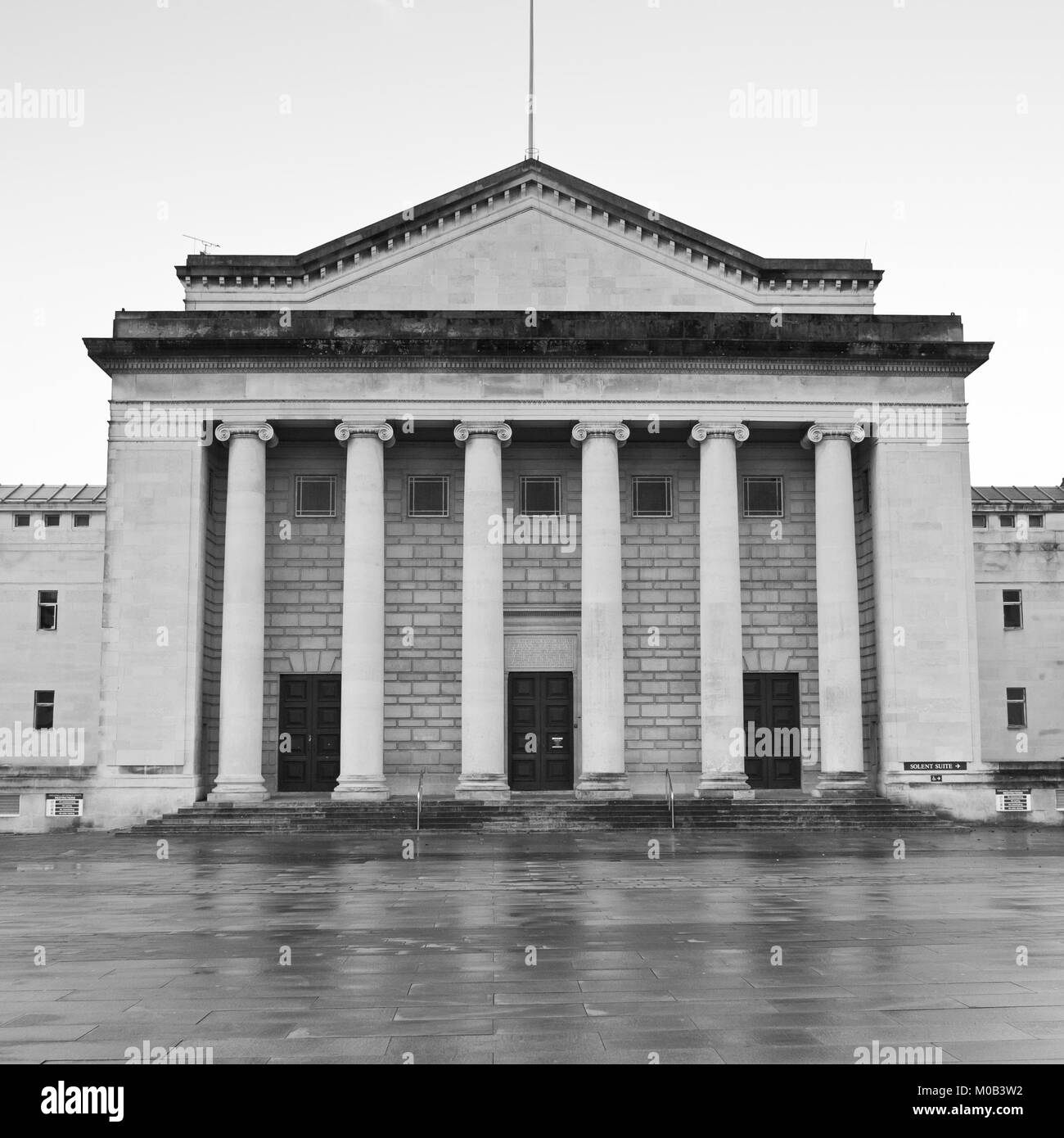 A shot of the facade of Southampton Guildhall Stock Photo - Alamy