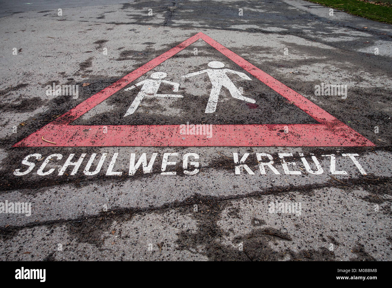 German Children Crossing Sign Sidewalk Traffic Sign Asphalt Detail ...