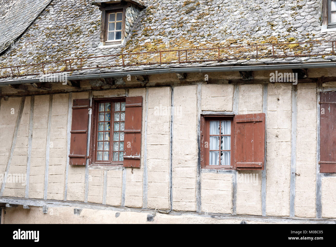 Medieval timber framed house medieval hi-res stock photography and ...