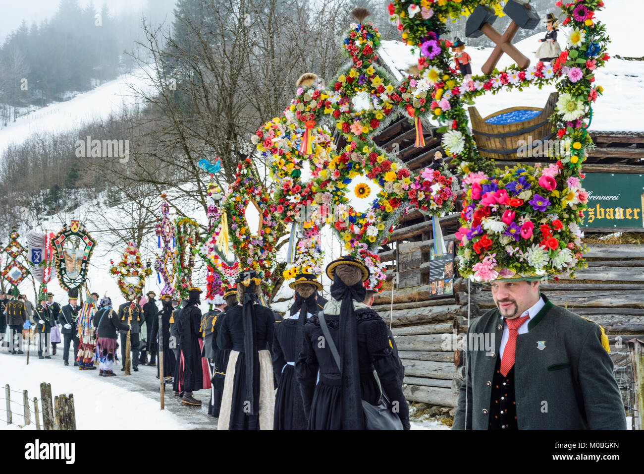 Bad Hofgastein: Perchtenlauf (Percht Perchten mask procession ...
