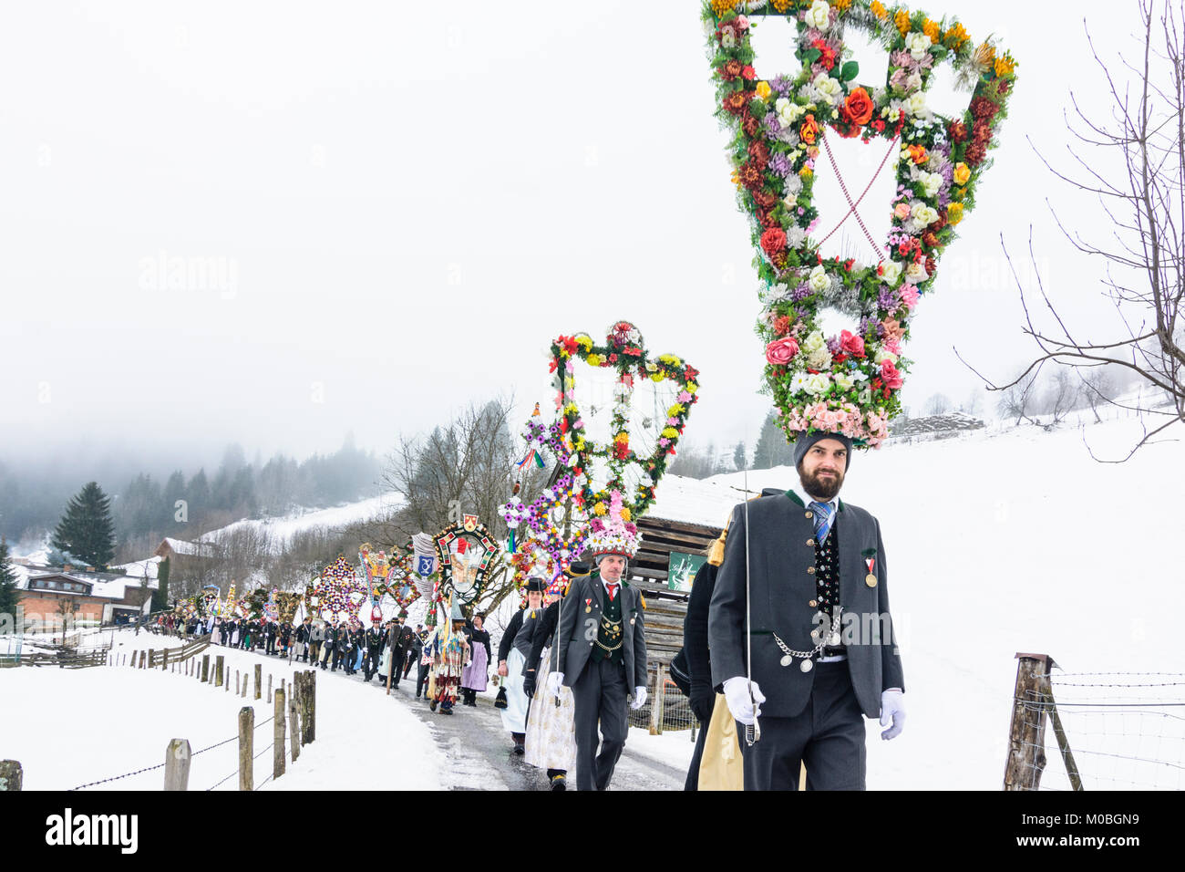 Bad Hofgastein: Perchtenlauf (Percht Perchten mask procession ...