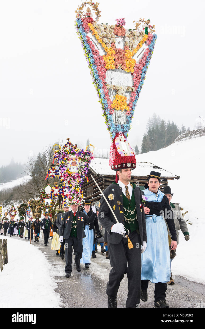 Bad Hofgastein: Perchtenlauf (Percht Perchten mask procession ...