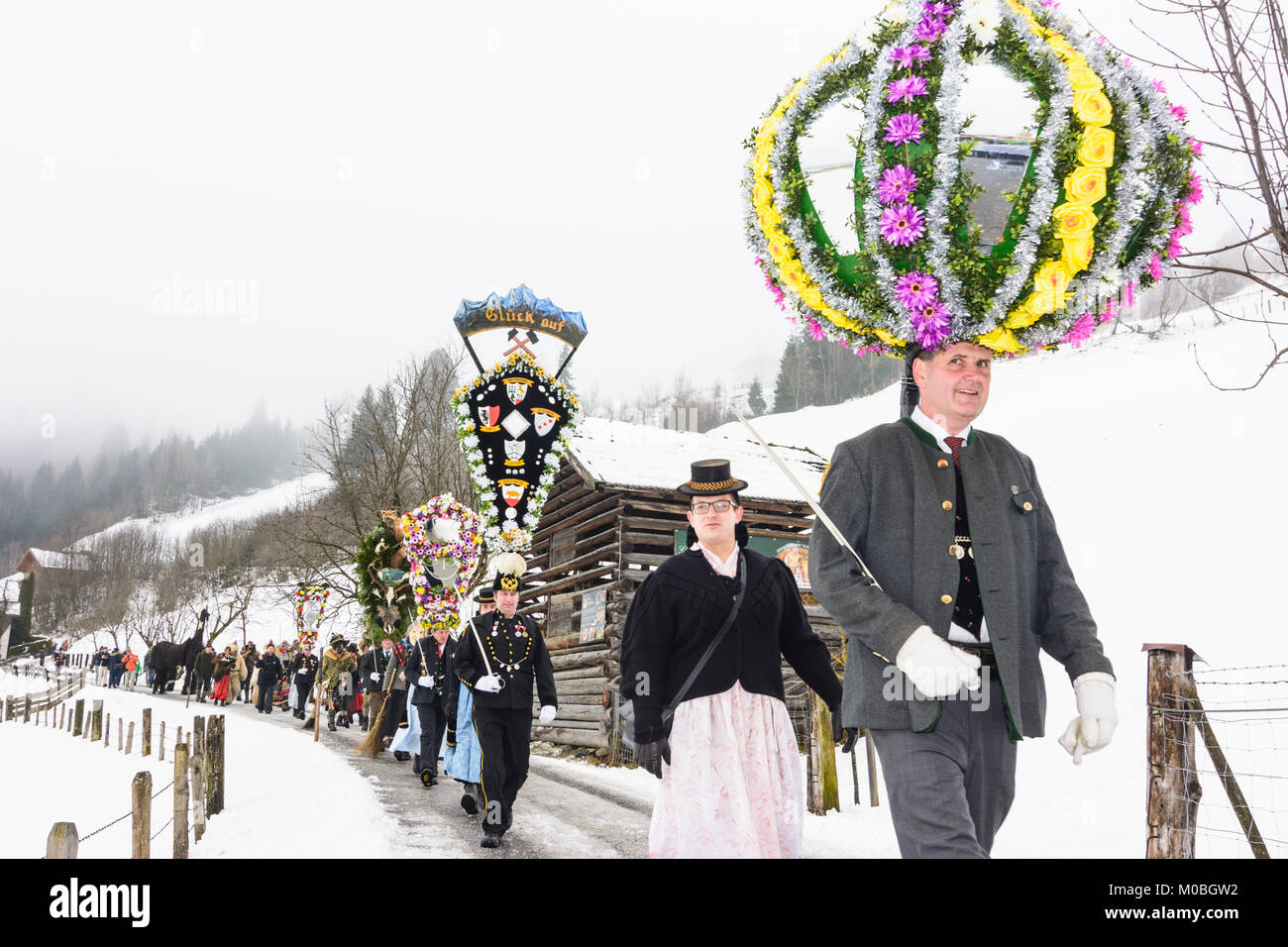 Bad Hofgastein: Perchtenlauf (Percht Perchten mask procession ...