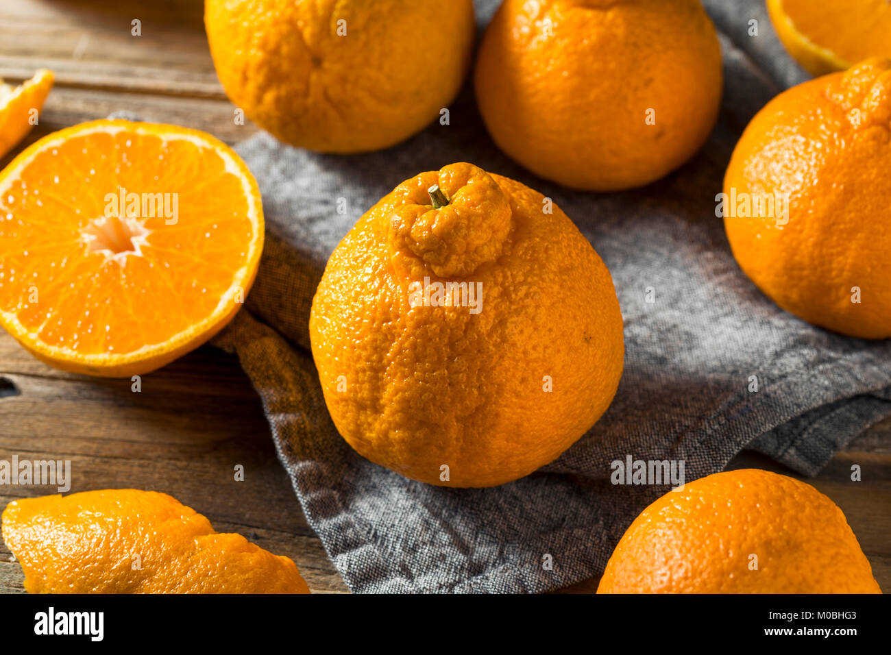 Fresh Raw Sumo Oranges Ready to Eat Stock Photo - Alamy