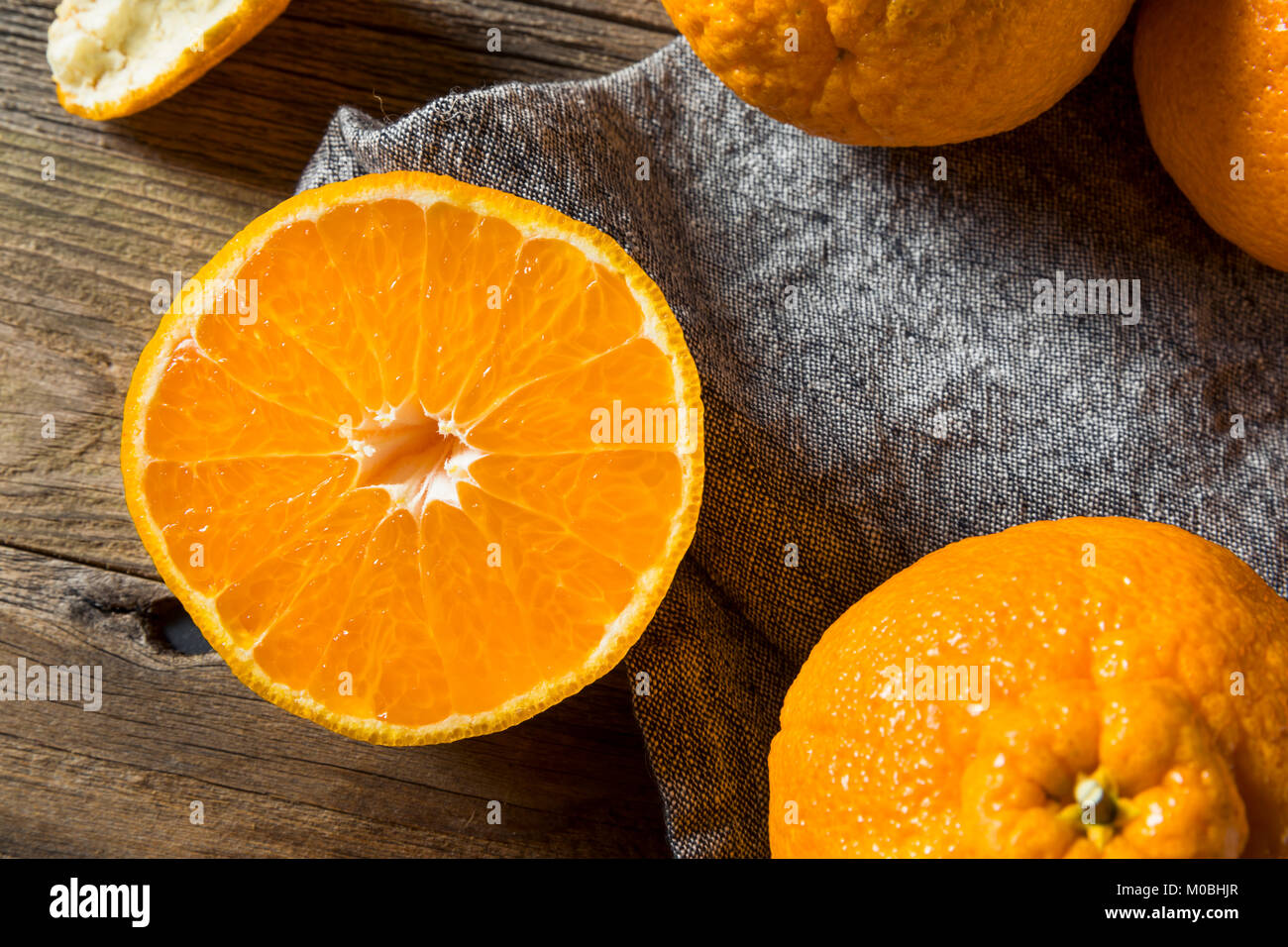 Fresh Raw Sumo Oranges Ready to Eat Stock Photo - Alamy