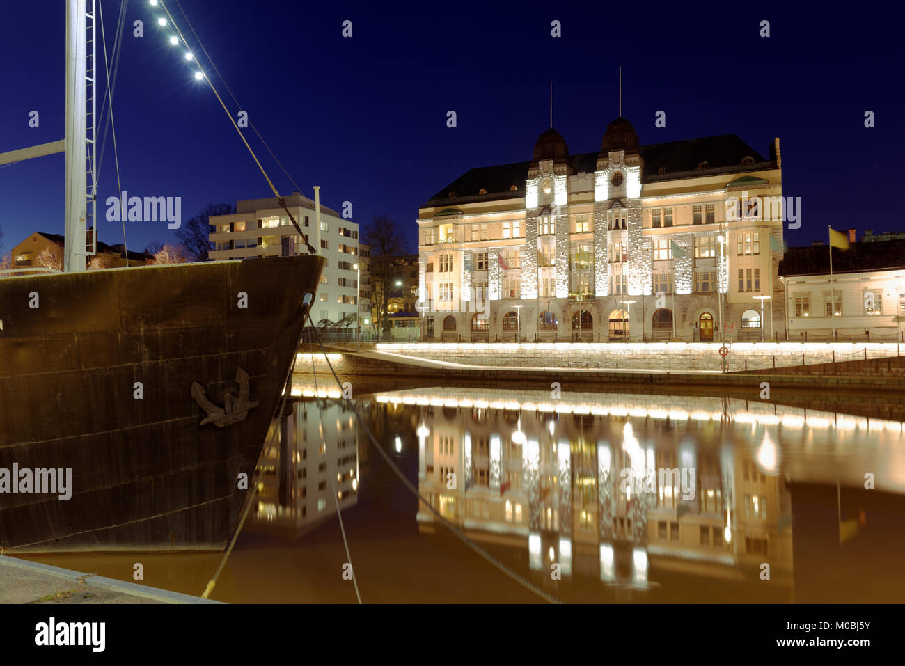 Turku, Finland - December 25, 2016: Embankment of river Aura in winter ...