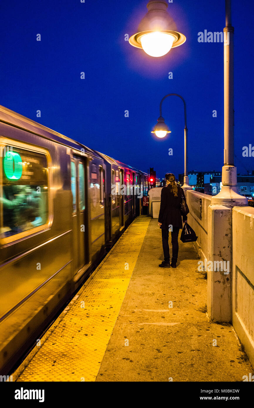 33rd street subway hi-res stock photography and images - Alamy