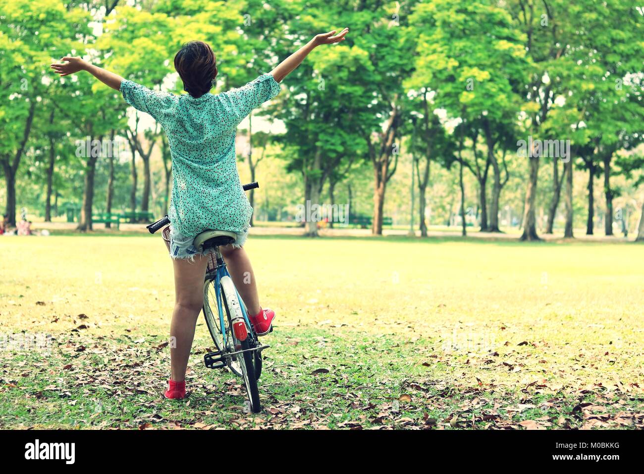 Woman bike retro back hi-res stock photography and images - Alamy
