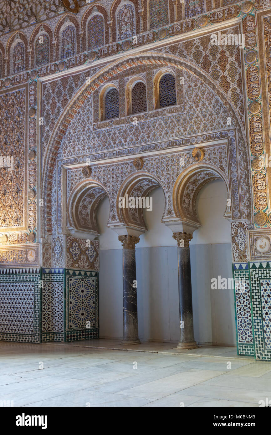 Alcazar seville spain andalusia royal palace moorish fort hi-res stock ...