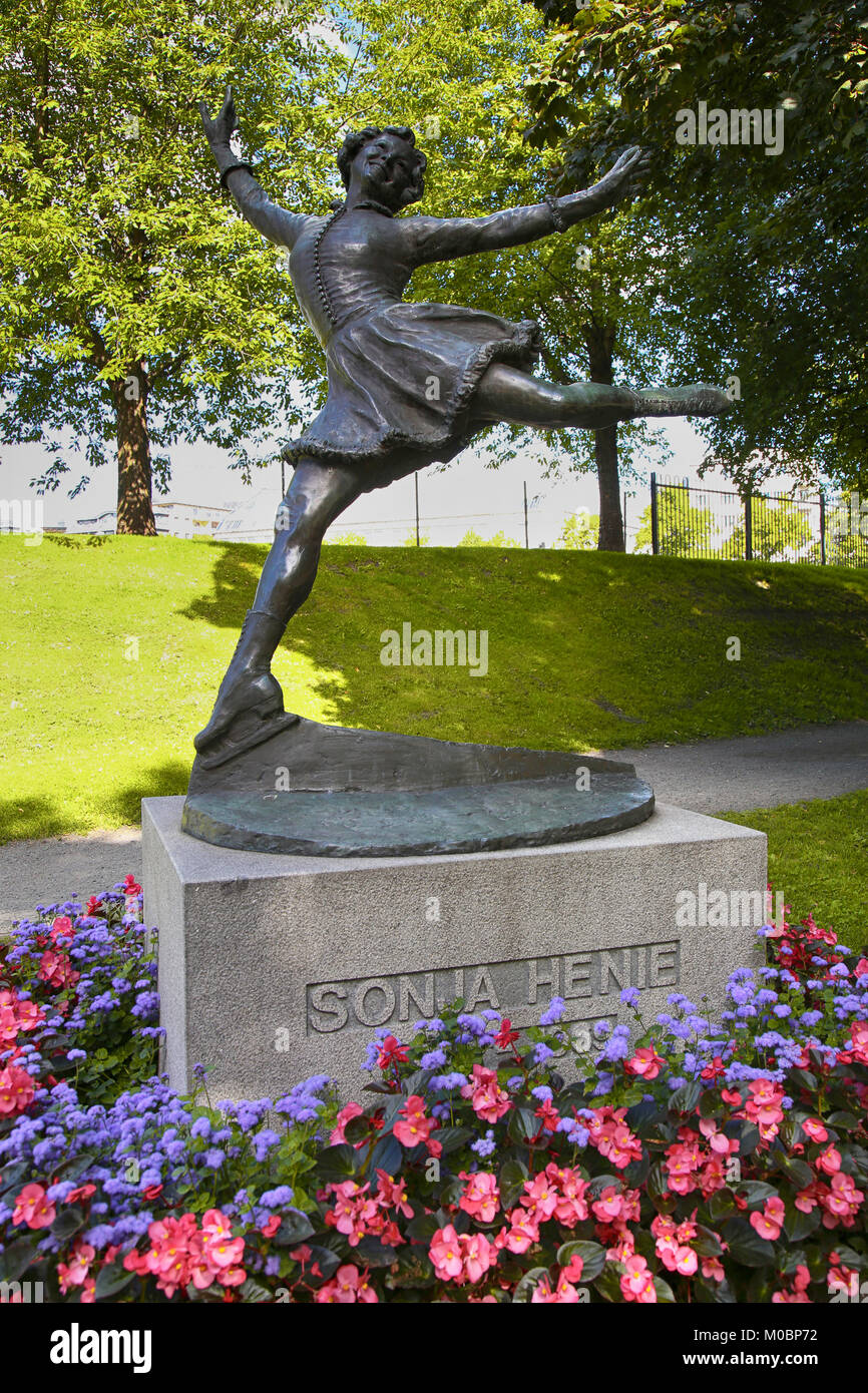 OSLO, NORWAY – AUGUST 18, 2016: Bronze statue of women skater Sonja ...