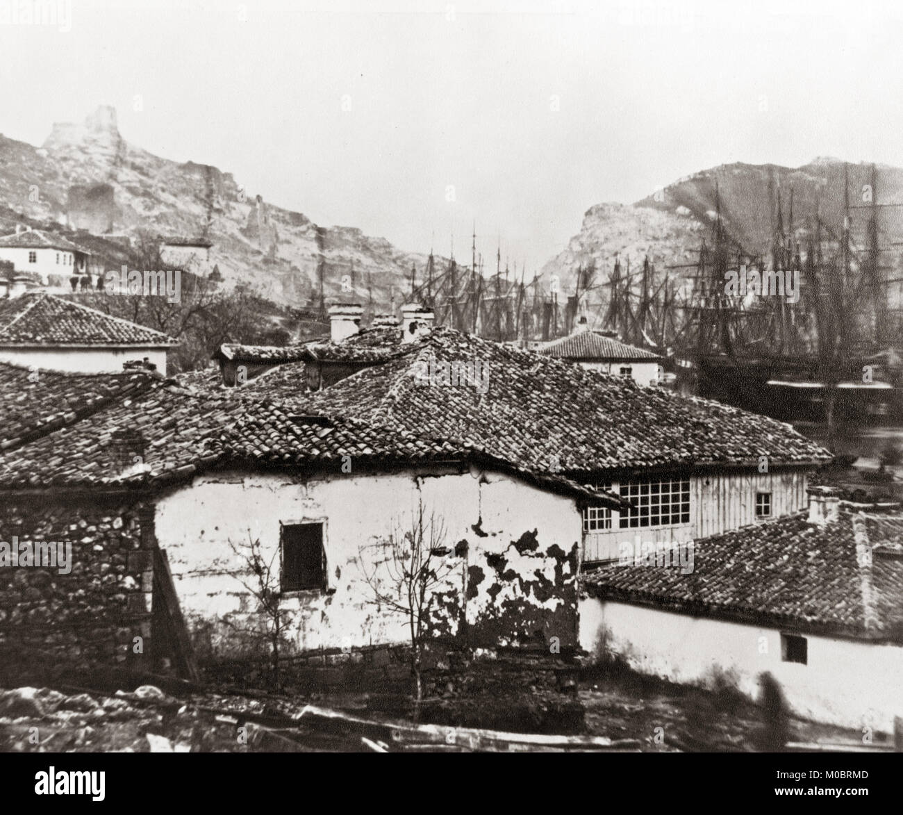 Roger Fenton (1819-1869), Crimean War, cottage and ships at Balaclava ...