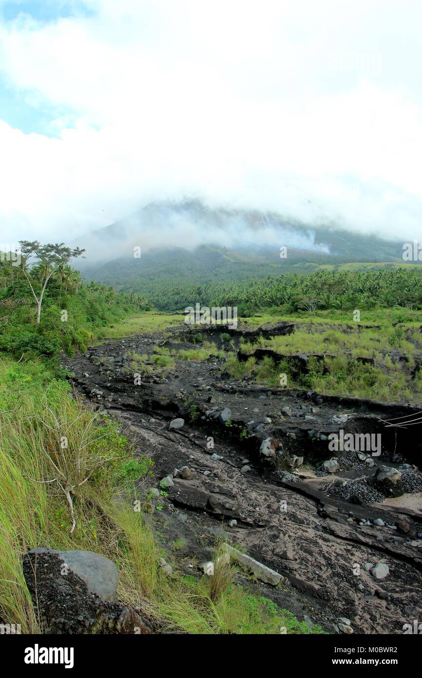 Philippines. 18th Jan, 2018. The lava flow pathway from Mt. Mayon ...