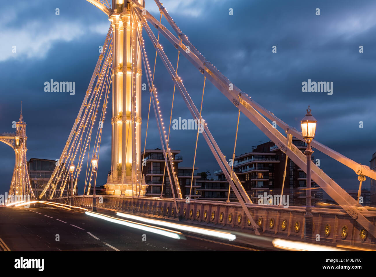 Albert bridge lighting hi-res stock photography and images - Alamy