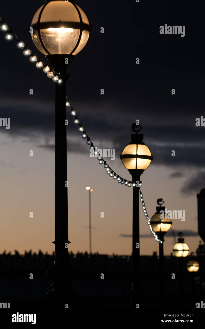 Old fashioned street lights hi-res stock photography and images - Alamy