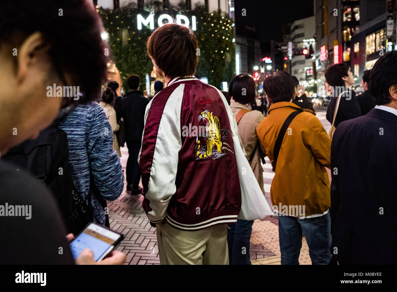 Shoppers in Tokyo, Japan Stock Photo - Alamy