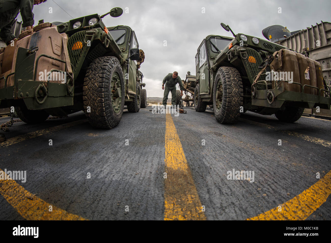 Expeditionary fire support system hi-res stock photography and images ...