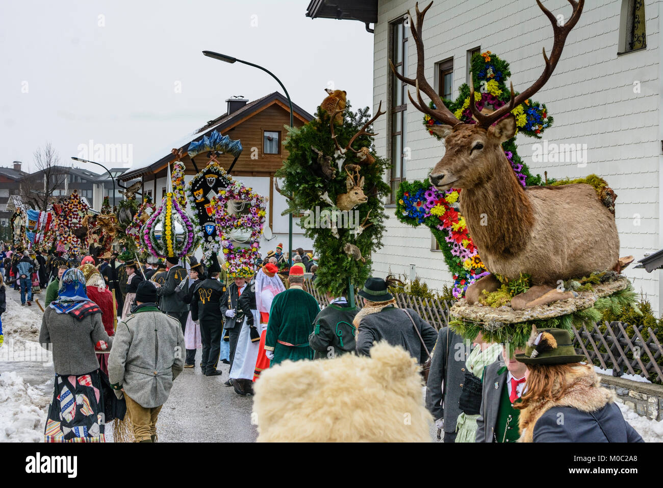 Bad Hofgastein: Perchtenlauf (Percht Perchten mask procession ...